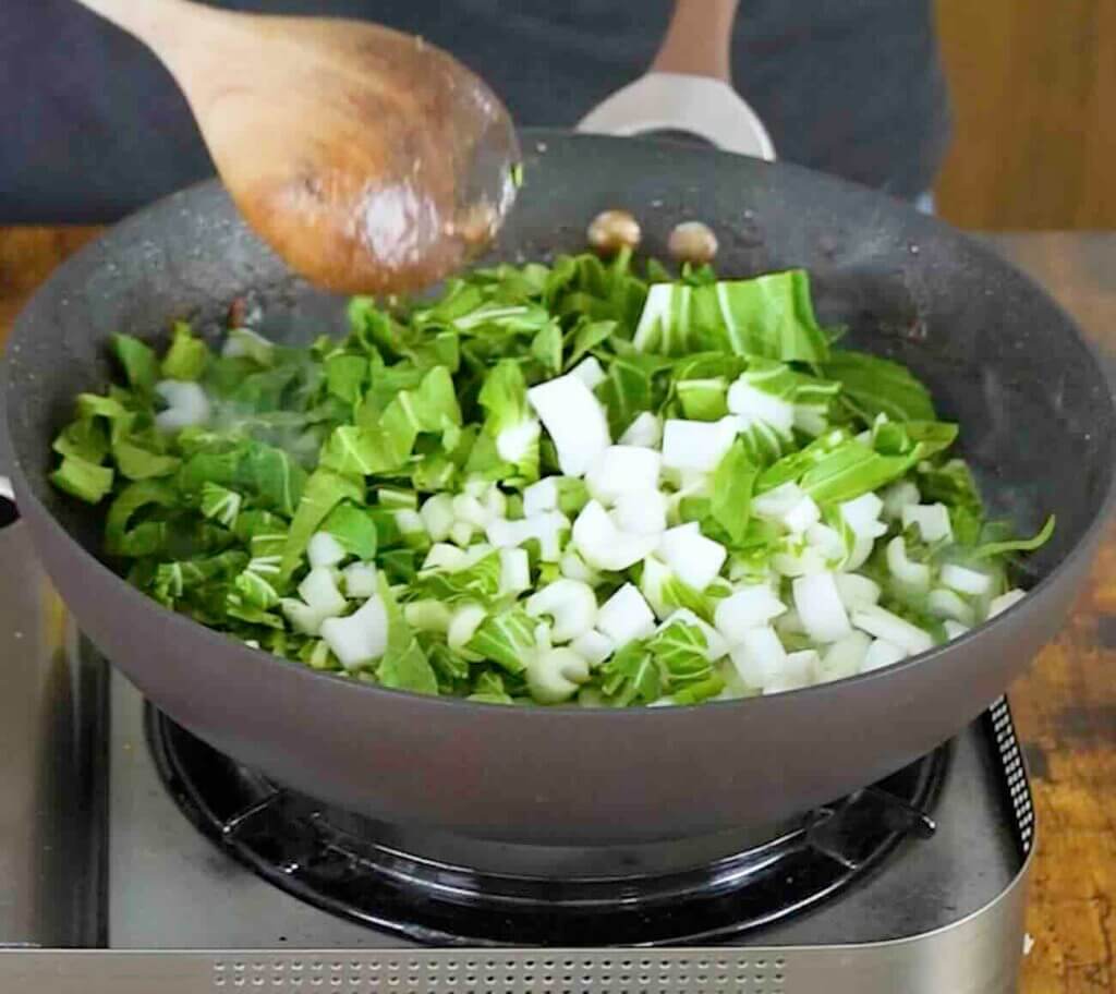 Ginisang Pechay - speedyrecipe.com